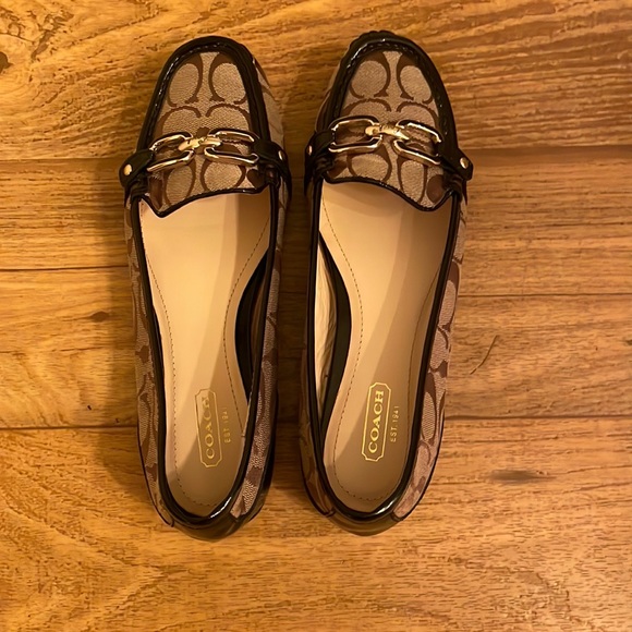 Coach | Shoes | Authentic Coach Shoes Classic Coach Pattern Gold Chain ...